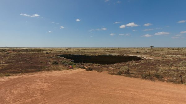 The ancient secrets of Koonalda Cave – Our Dusty Backroads