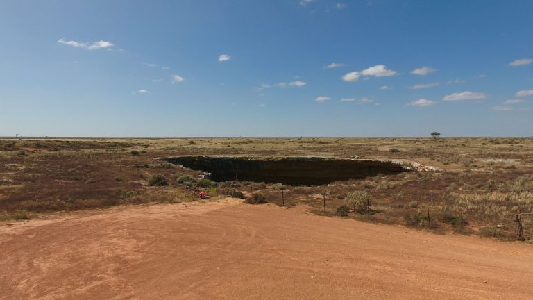 The ancient secrets of Koonalda Cave – Our Dusty Backroads